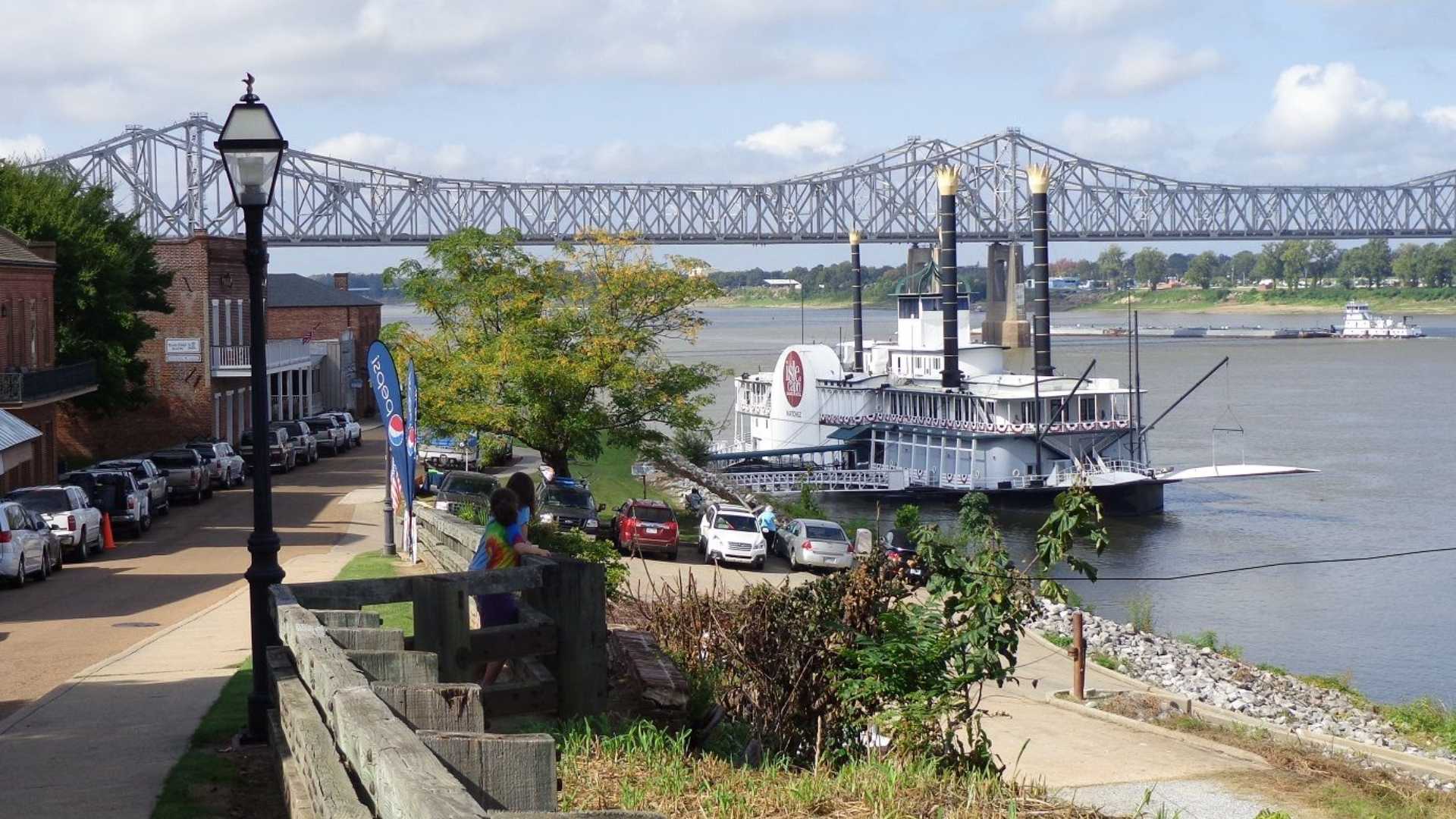 Top 10 Things Locals Love About Natchez | The Robot Sky